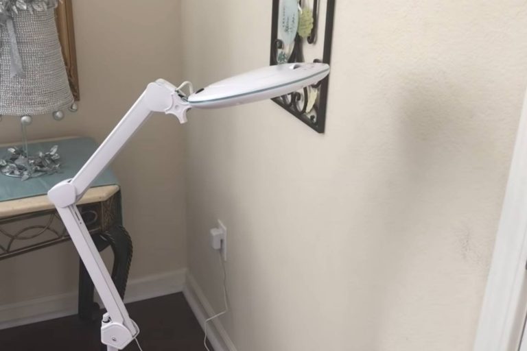 The 5 Best Fly Tying Lights in 2023 - Buyers Guide