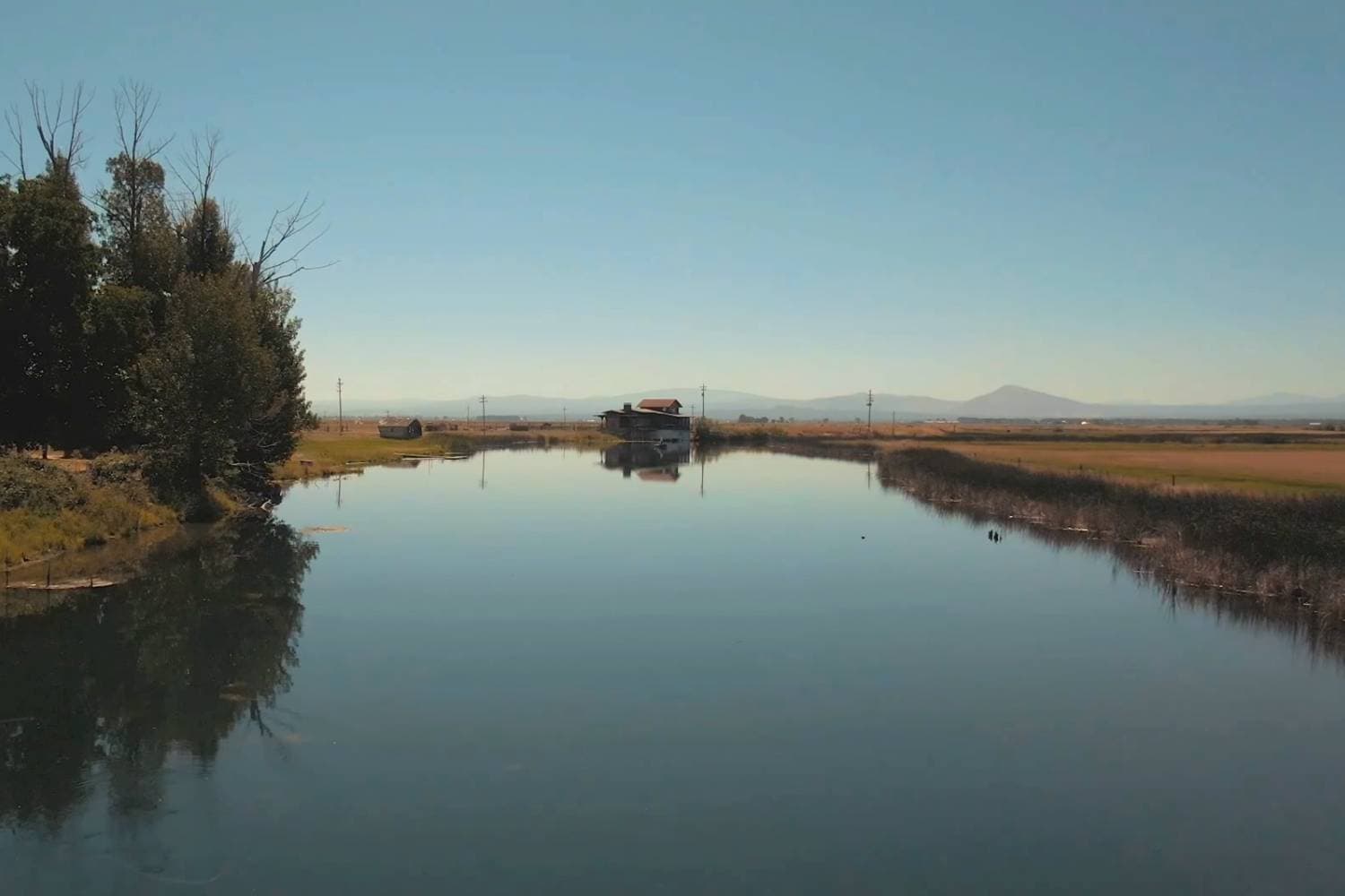 12 Best Places for Fly Fishing California (Maps Included)